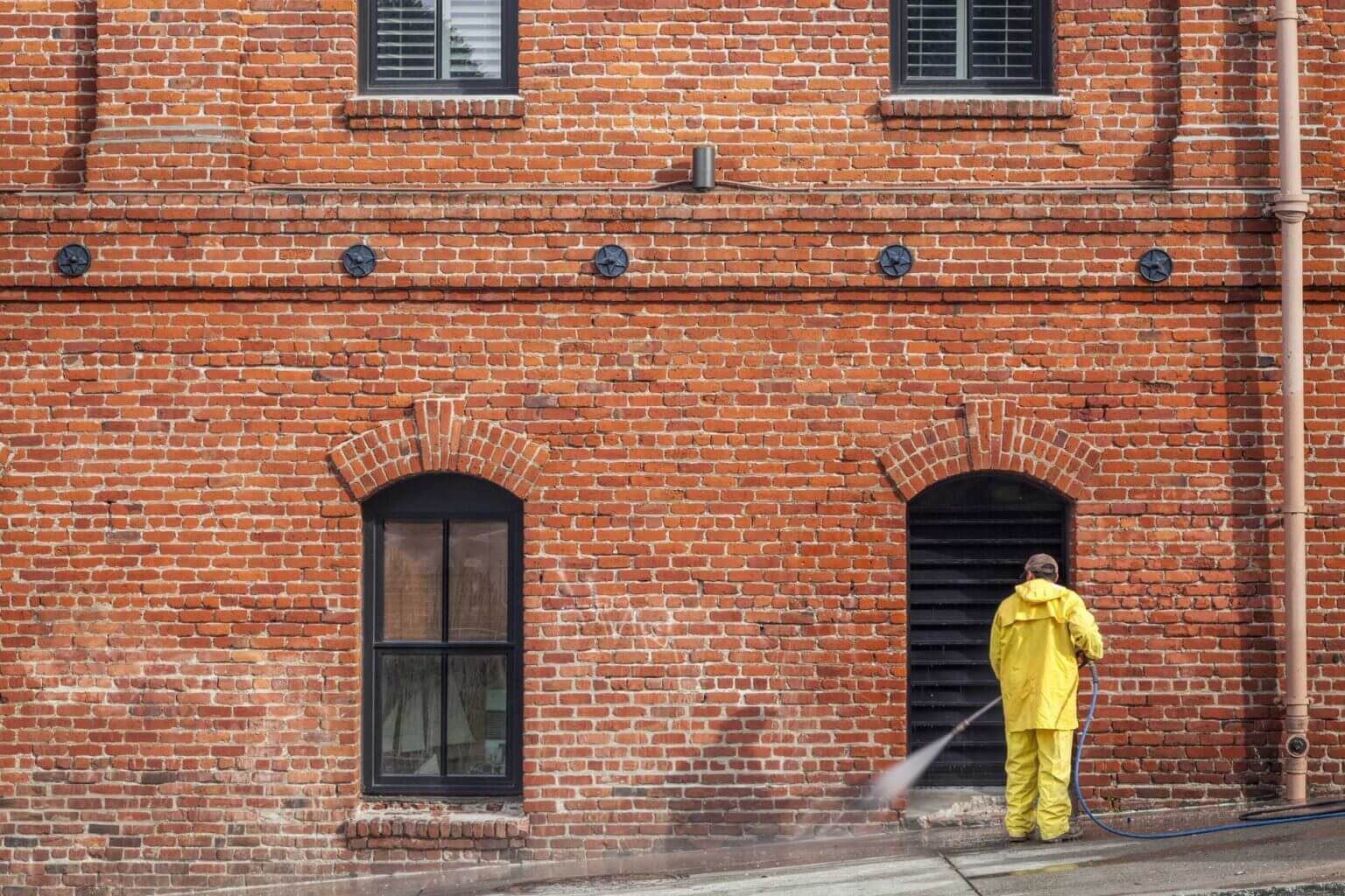 BRICK CLEANING – WHY WOULD YOU NEED A PROFESSIONAL AND HOW WOULD THEY ...